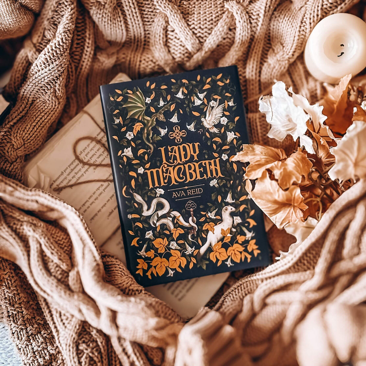 QUEEN HEREAFTER – OwlCrate
